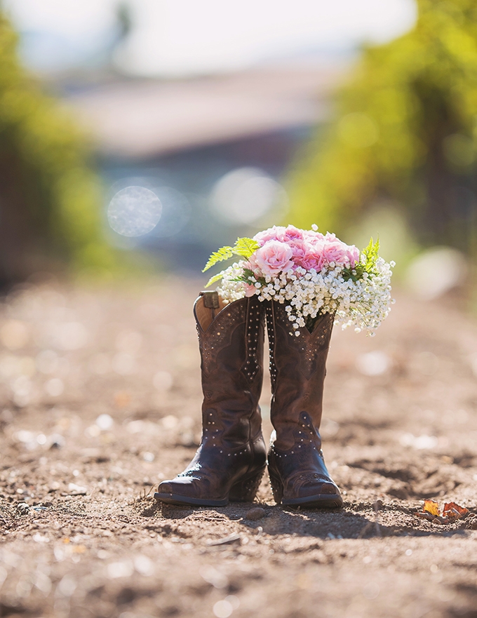 Rustic Vintage Farm Wedding | Glamour & Grace