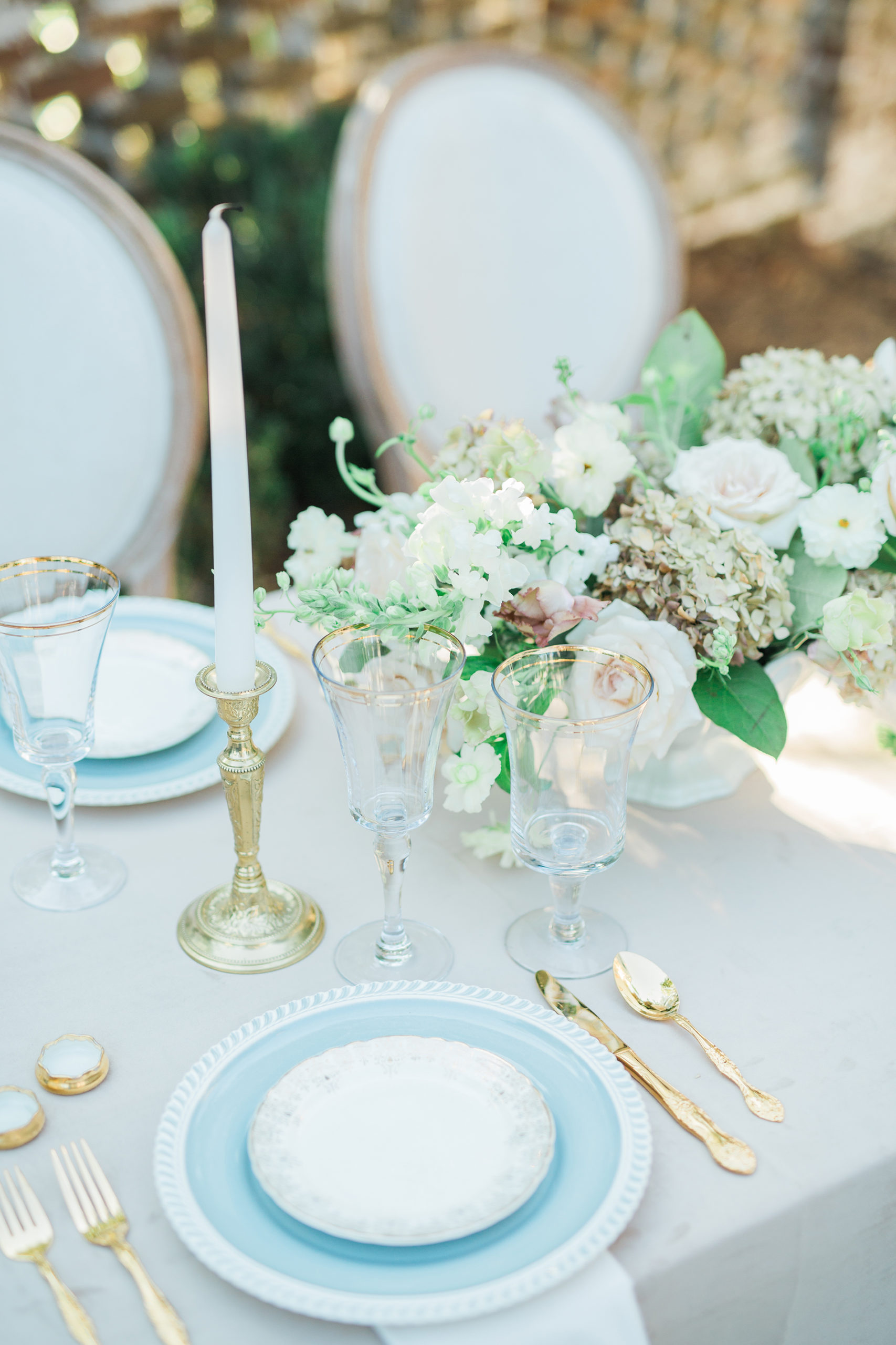 Blue Vintage Garden Wedding Ideas | Glamour & Grace