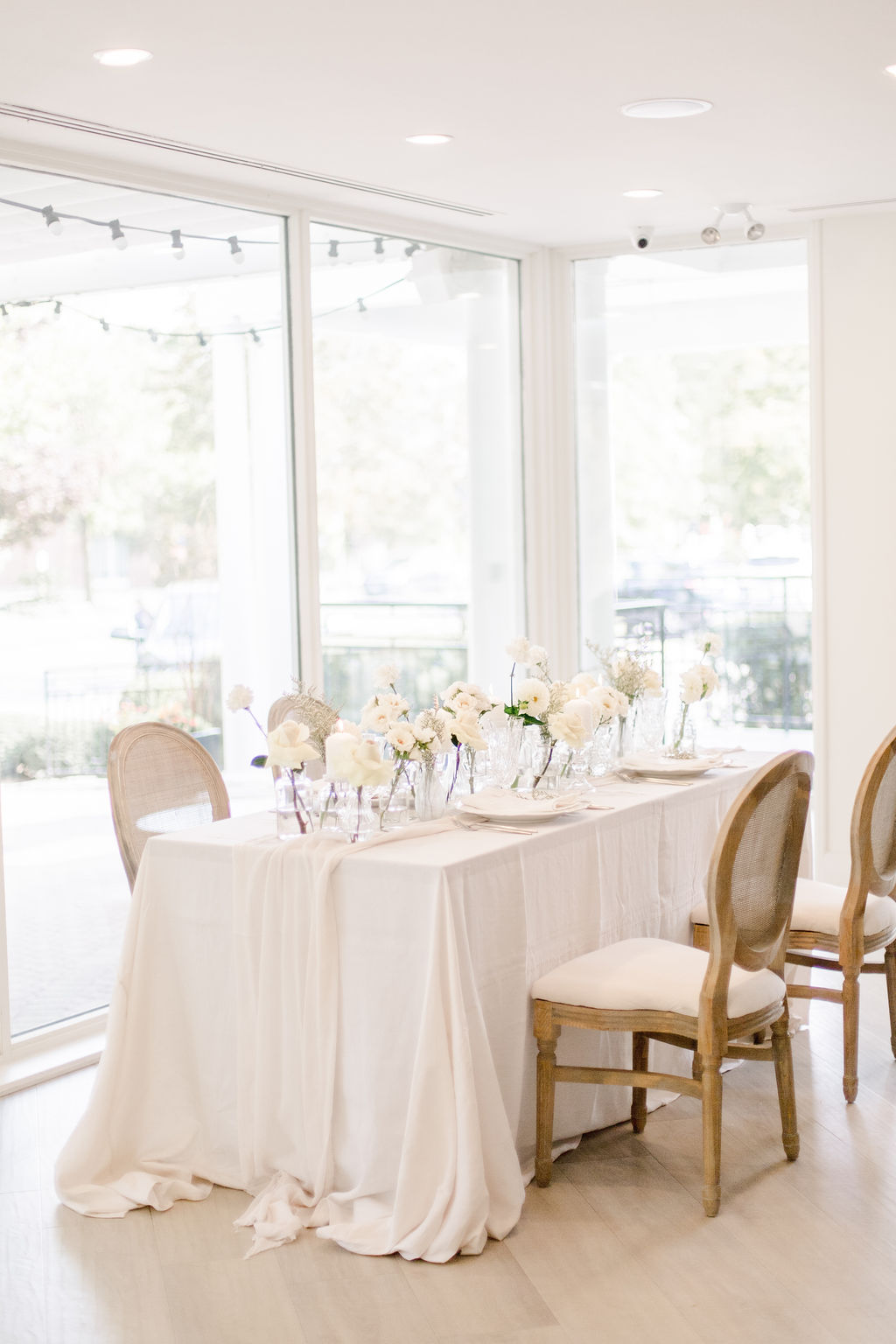 Modern Romantic White Wedding Ideas | Glamour & Grace