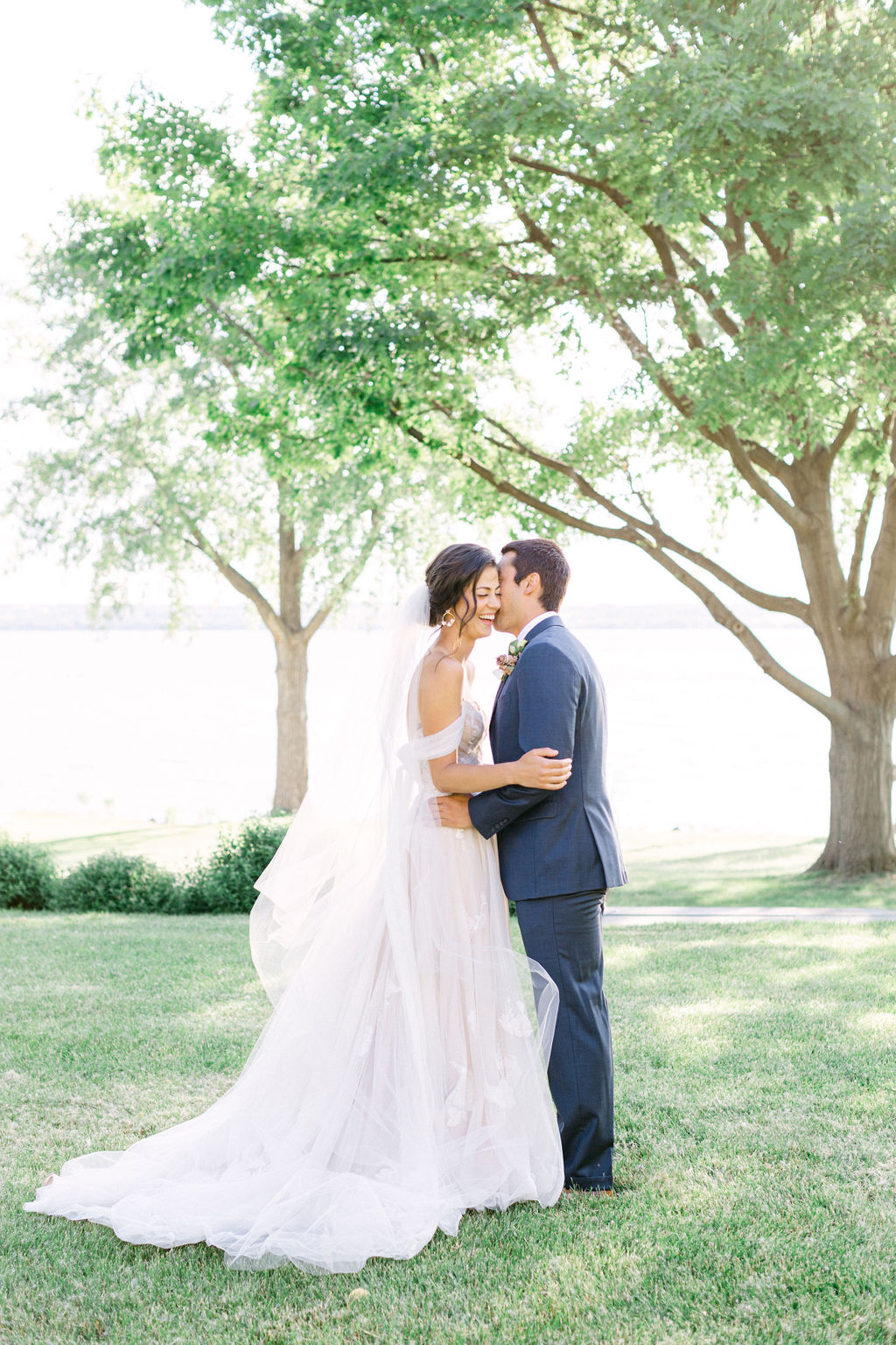 Colorful Summer Lakeside Wedding Ideas | Glamour & Grace