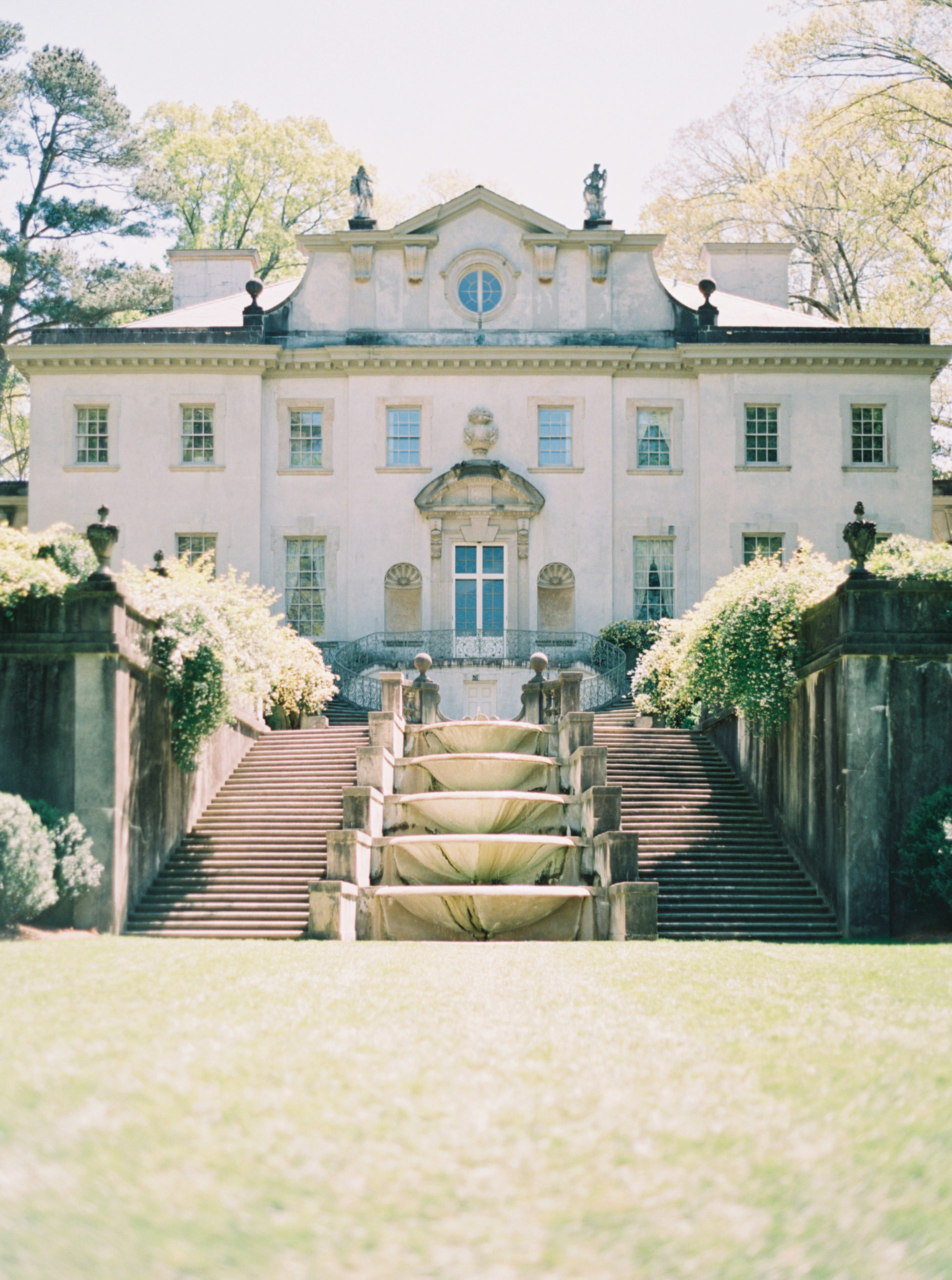 Romantic Spring Swan House Wedding Ideas | Glamour & Grace
